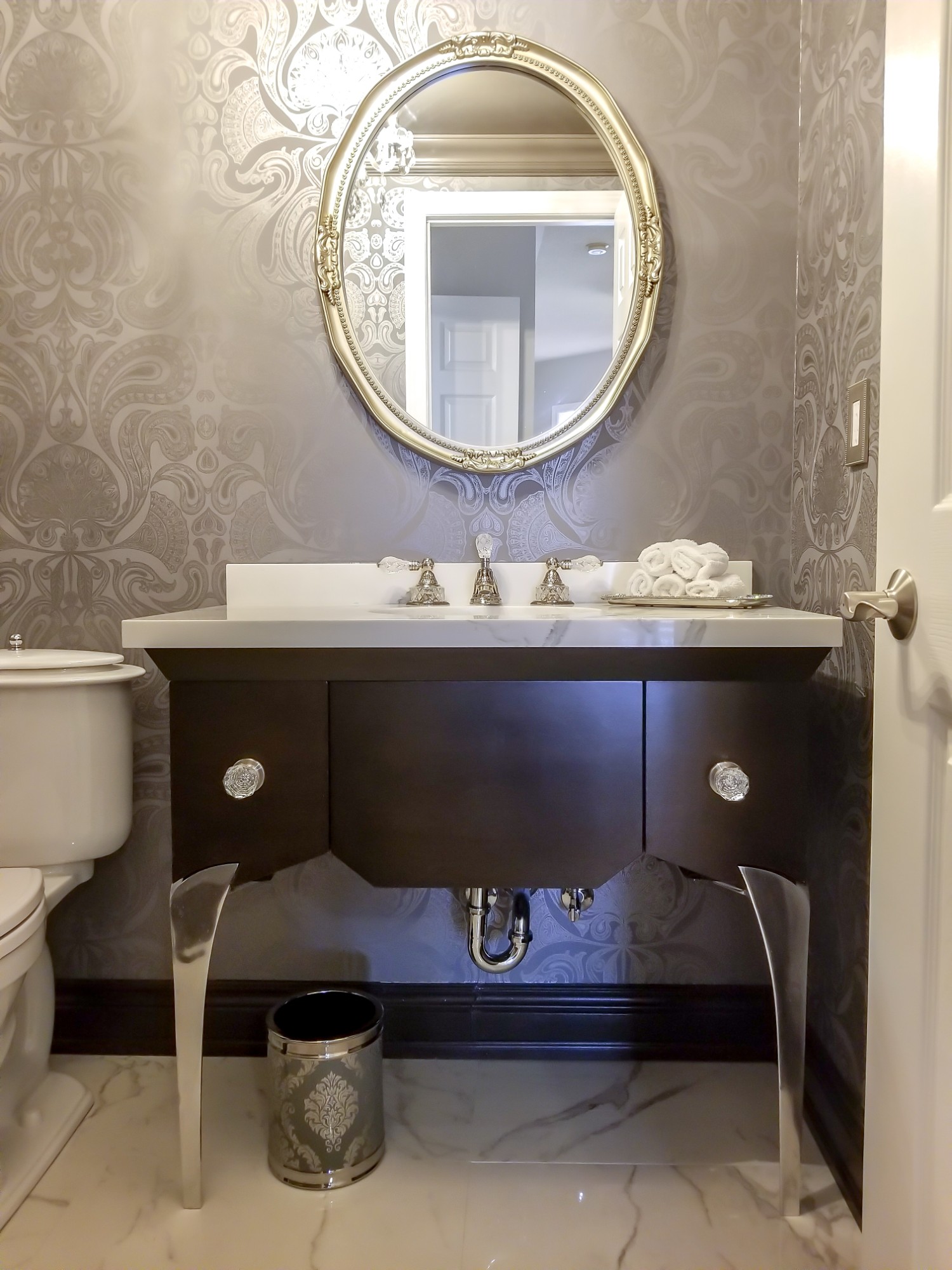 BOXWOOD POWDER VANITY